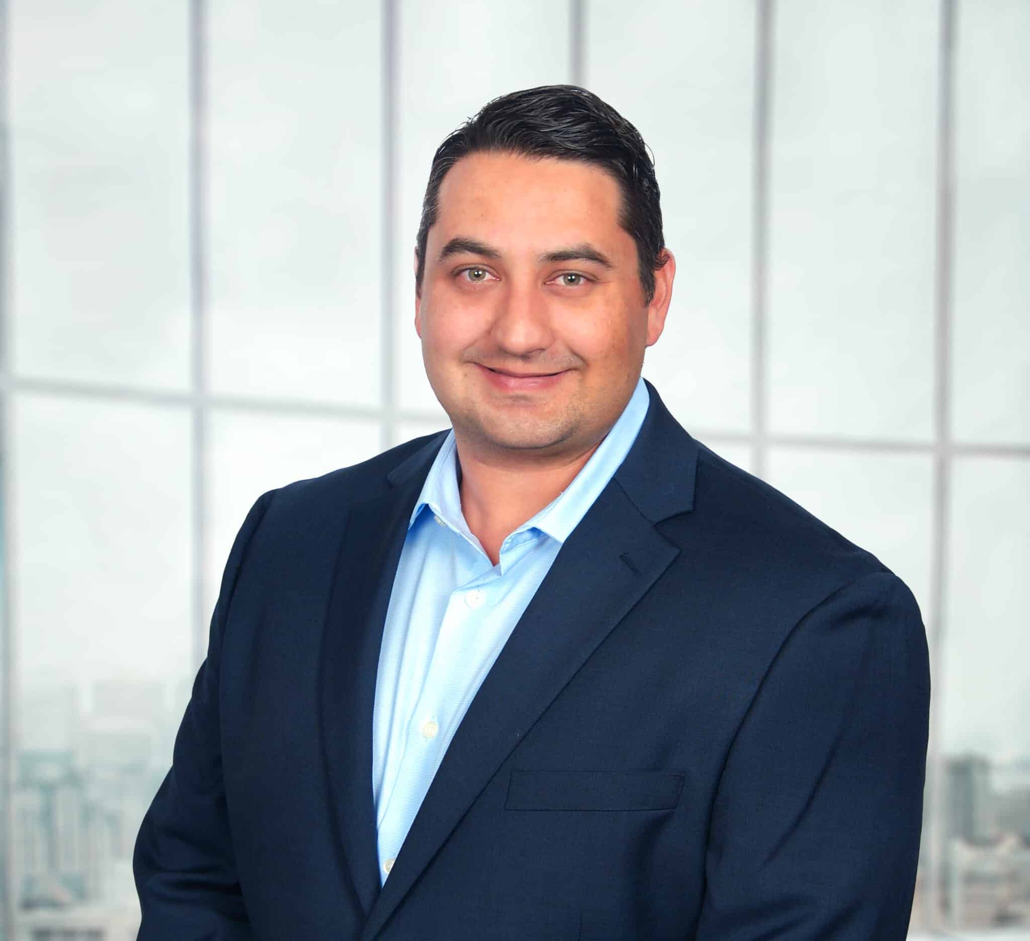 Your Local Renovation and Construction Contractors, Expert Team | Renu